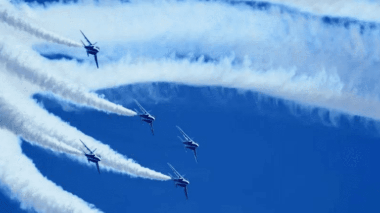 UAE Launches First-Ever Commercial Aerobatic Flight - 89.1 Radio 4 FM ...